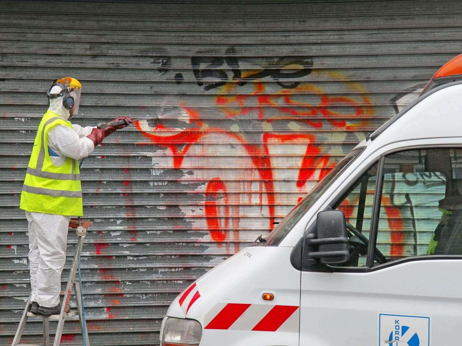 Desert Hues: Expert Graffiti Removal Tucson